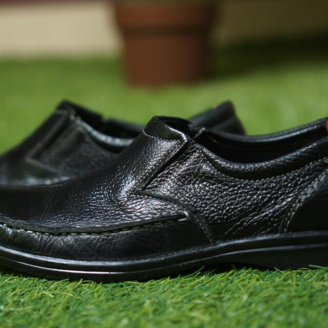 Crocodile Pantofel, Fesyen Pria, Sepatu di Carousell