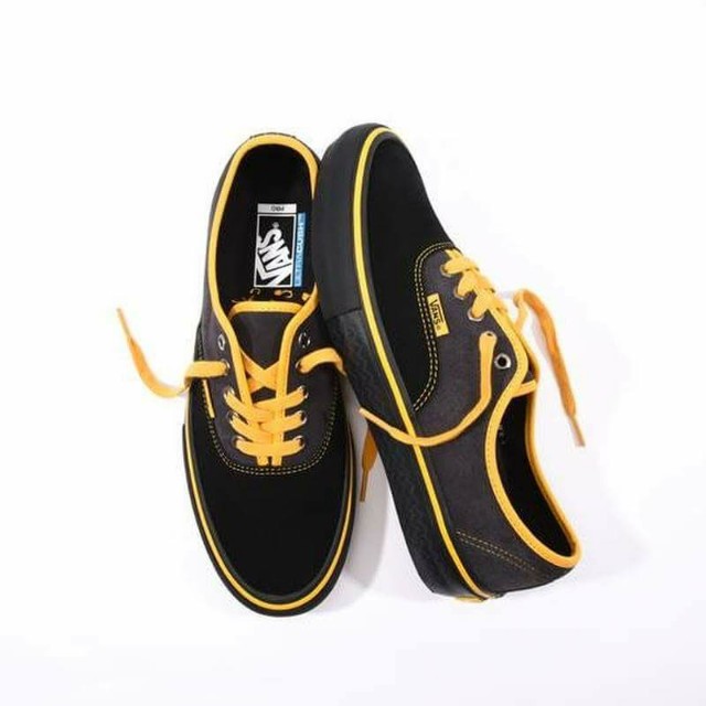 Vans Padin Musa, Men's Fashion, Footwear, Dress shoes on Carousell