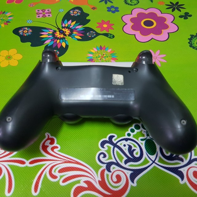 Dualshock 4 PS4 Version 2, Video Gaming, Gaming Accessories, Controllers on Carousell