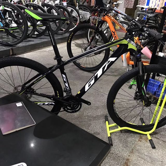 GTA 27速 碳纖車架 山地車, 運動產品, 單車及配件, 單車 - Carousell