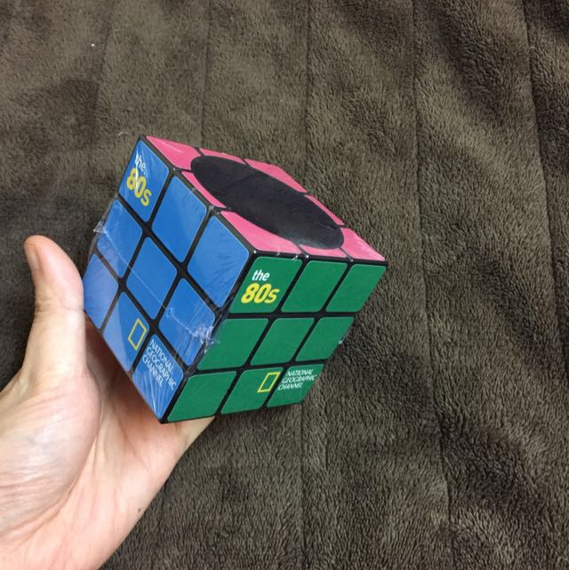 National Geographic Channel 扭計骰筆筒紀念品/Rubik's Cube Pen Container, 興趣及遊戲 ...