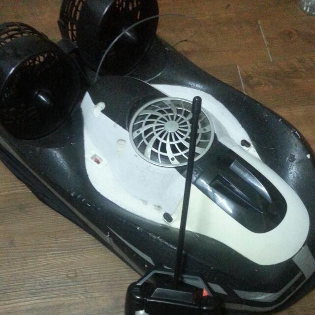 Remote Control Toy Taiyo RC Hovercraft Floats On Land And Water ...
