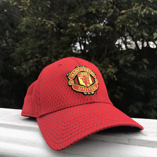 Manchester United Cap (Official Merchandise), Men's Fashion, Watches ...