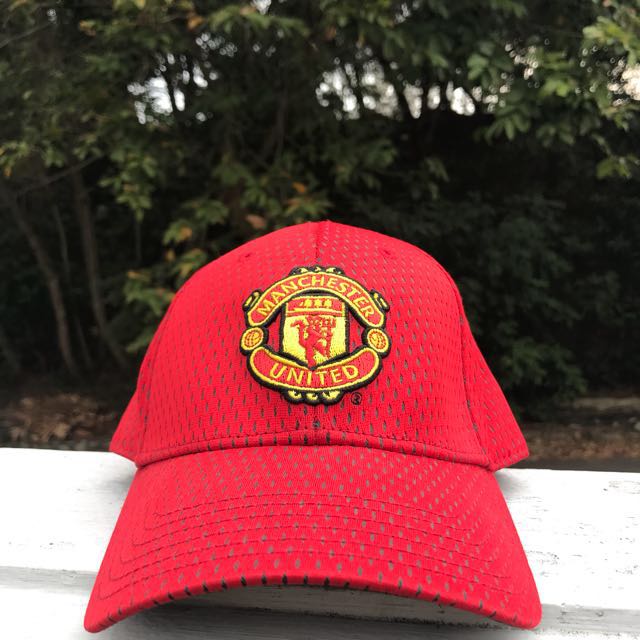 Manchester United Cap (Official Merchandise), Men's Fashion, Watches ...