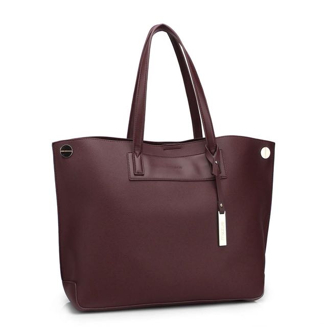 Mizzue bag, Women's Fashion, Bags & Wallets, Tote Bags on Carousell