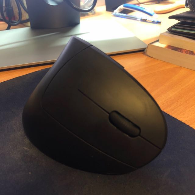 Anker 2.4G Wireless Vertical Ergonomic Mouse, Computers & Tech, Parts ...