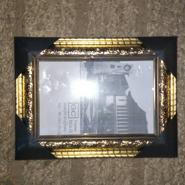 Bingkai foto/ pigura /frame foto gold mini 4r, Fotografi di Carousell