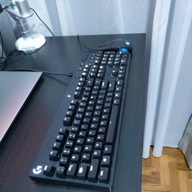 Logitech Orion Blue g610 mechanical keyboard and Logitech Daedalus ...