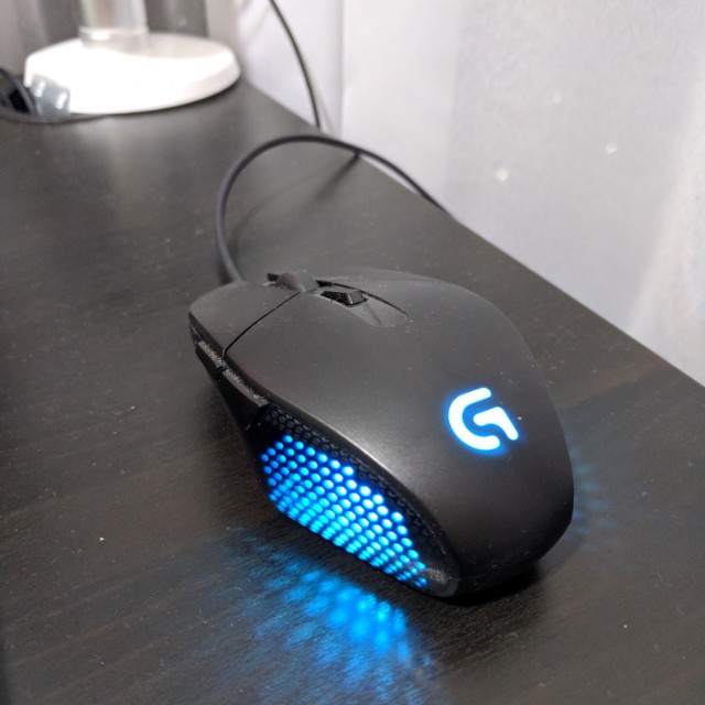 Logitech Orion Blue g610 mechanical keyboard and Logitech Daedalus ...