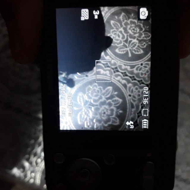 Samsung ES10 8.1 megapixel Camera, Photography, Cameras on Carousell