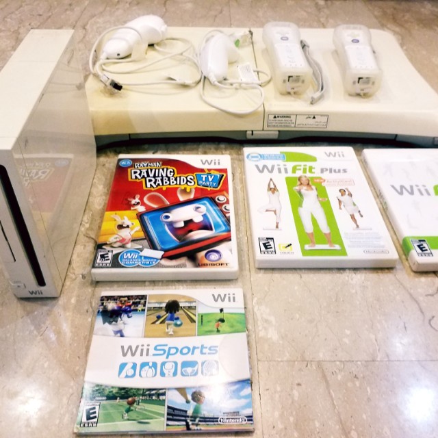 Nintendo Wii full set, Video Gaming, Video Games, Nintendo on Carousell