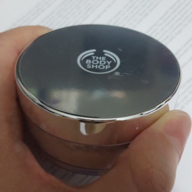 The Body Shop loose powder, Beauty & Personal Care, Face, Makeup on ...