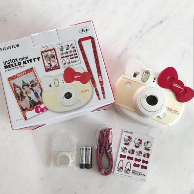 Fujifilm Instax Mini Hello Kitty Limited Edition, Photography, Cameras ...