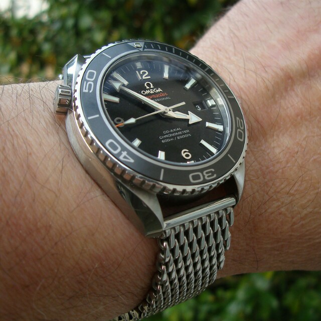 Shark Mesh 22mm, Men's Fashion, Watches & Accessories, Watches on Carousell