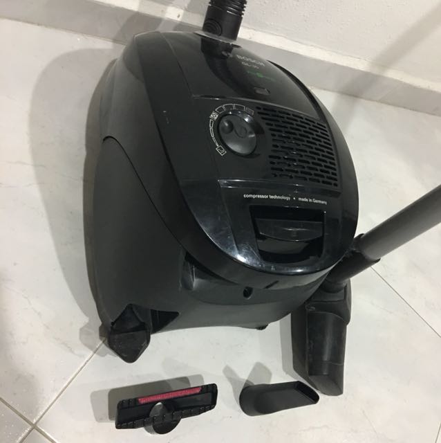 Bosch Vacuum Cleaner GL-30, TV & Home Appliances, Vacuum Cleaner ...
