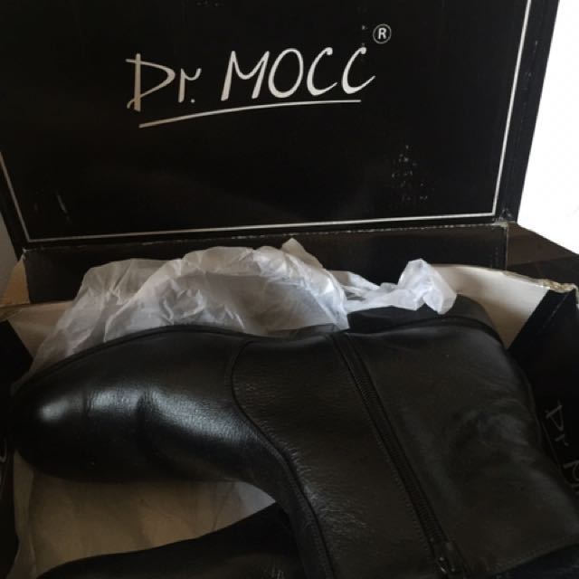 DR.MOCC Ziped Boots, Everything Else on Carousell
