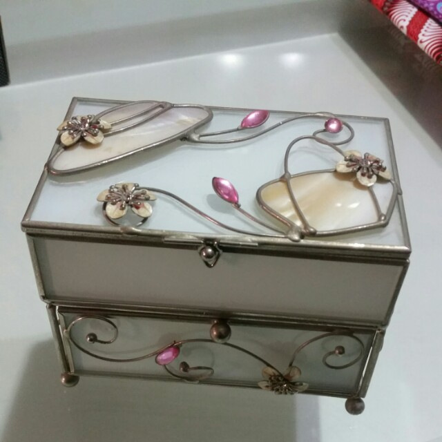 Jewlary Box - Hallmark Design Collection, Women's Fashion, Jewelry ...