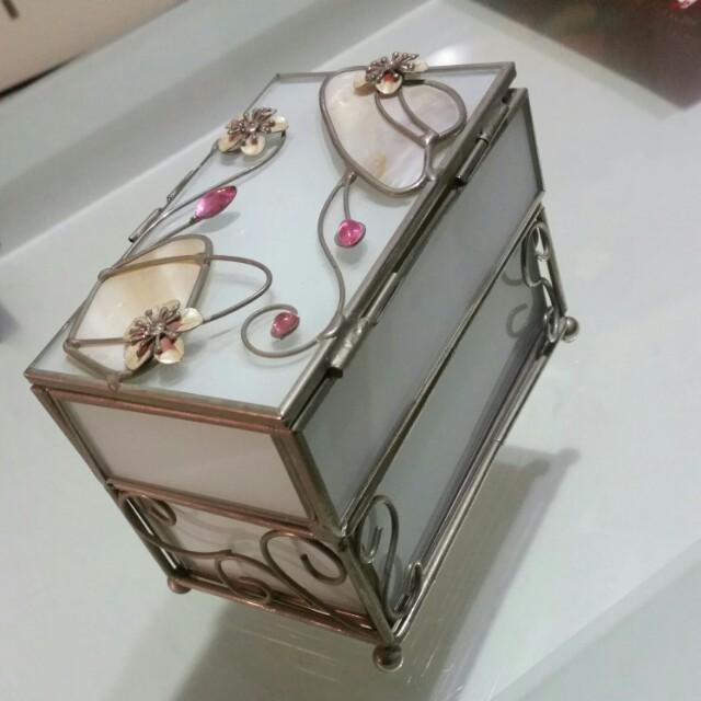Jewlary Box - Hallmark Design Collection, Women's Fashion, Jewelry ...