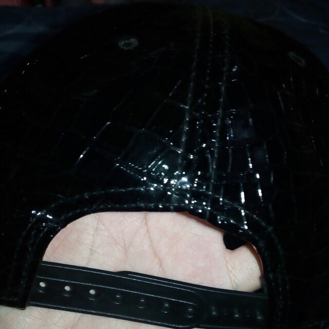 Men's cap Supreme replica brand new, Men's Fashion, Watches ...