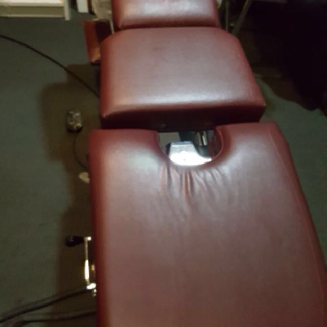 Zenith 210 Hylo table & chiropractic Hi-Lo treatment table, Everything ...