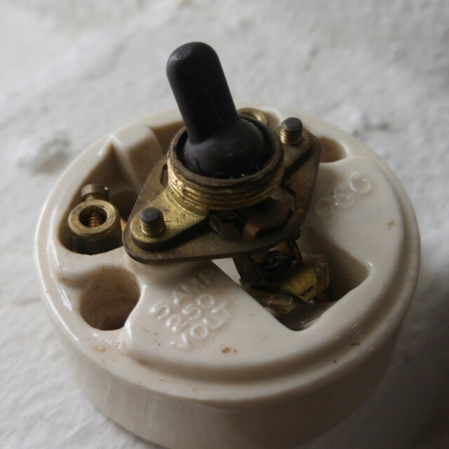 Antique power switch 250V 5A. GEC made in England, Furniture & Home ...