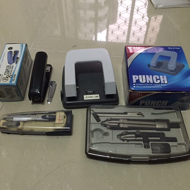 Stationery set (large hole puncher, large stapler, set square), Hobbies ...