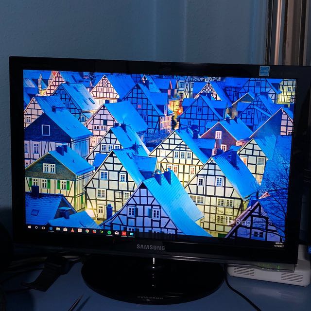 Samsung Monitor 2253LW, Computers & Tech, Desktops on Carousell