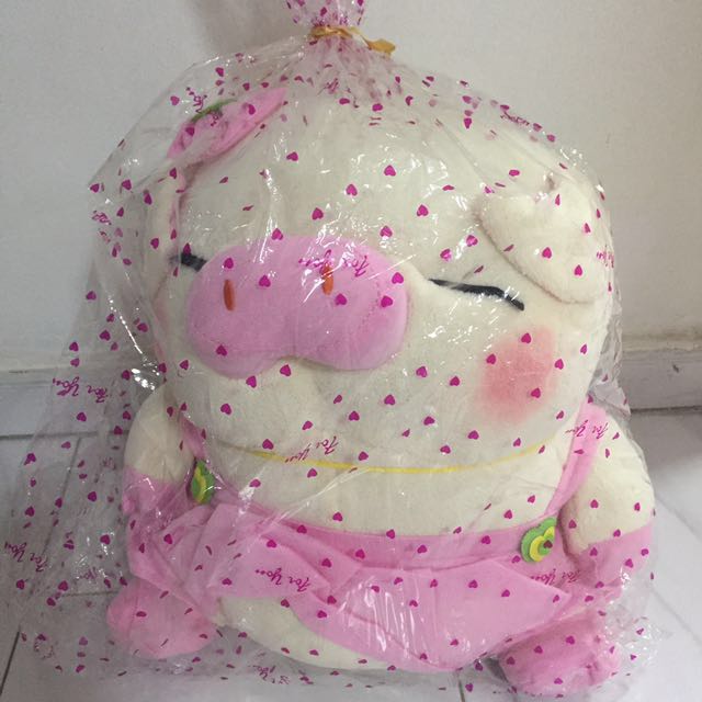 Big soft toy pig, Hobbies & Toys, Toys & Games on Carousell