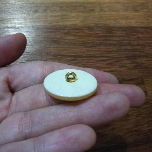 Vintage Lucite buttons (jeweled flower) for RM 15, Furniture & Home ...