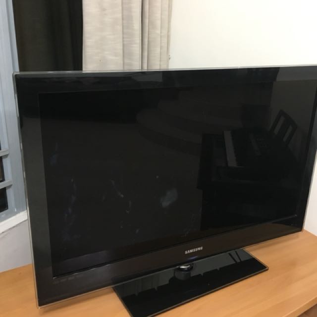Samsung 40 inch TV, TV & Home Appliances, TV & Entertainment, TV on ...