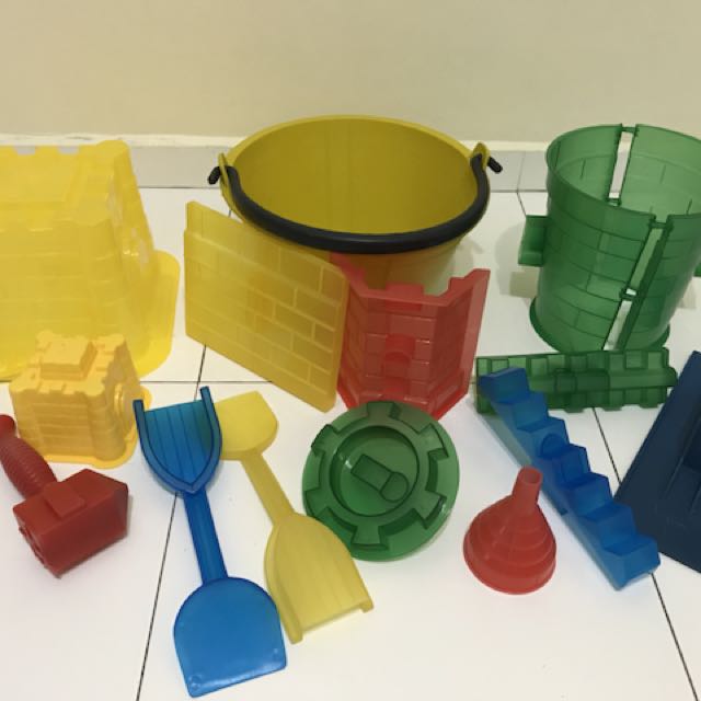 Castles can fly ( sand castles building kit), Hobbies & Toys, Toys ...