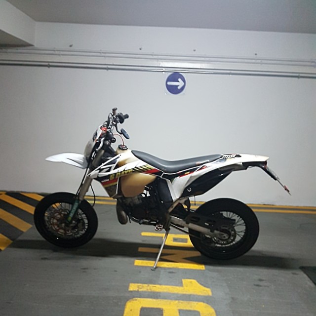 Ktm egs 200, Motorcycles, Motorcycles for Sale, Class 2B on Carousell