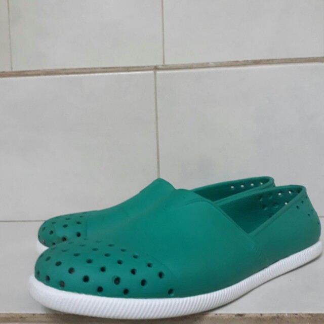 Native Shoes Original, Women's Fashion, Footwear, Sneakers on Carousell