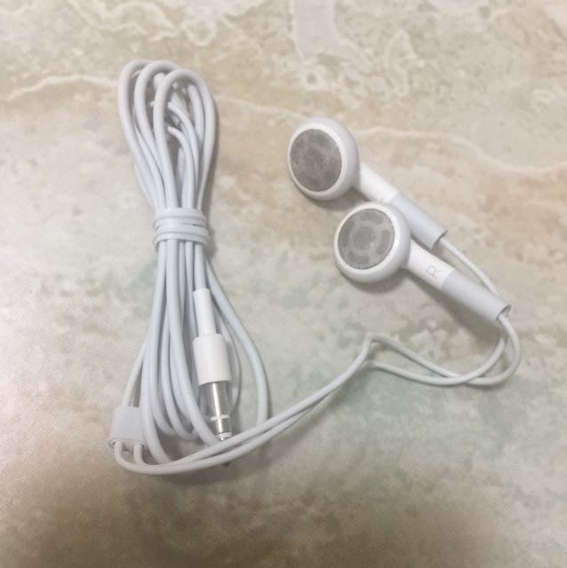 Original Apple headphone, Audio, Earphones on Carousell