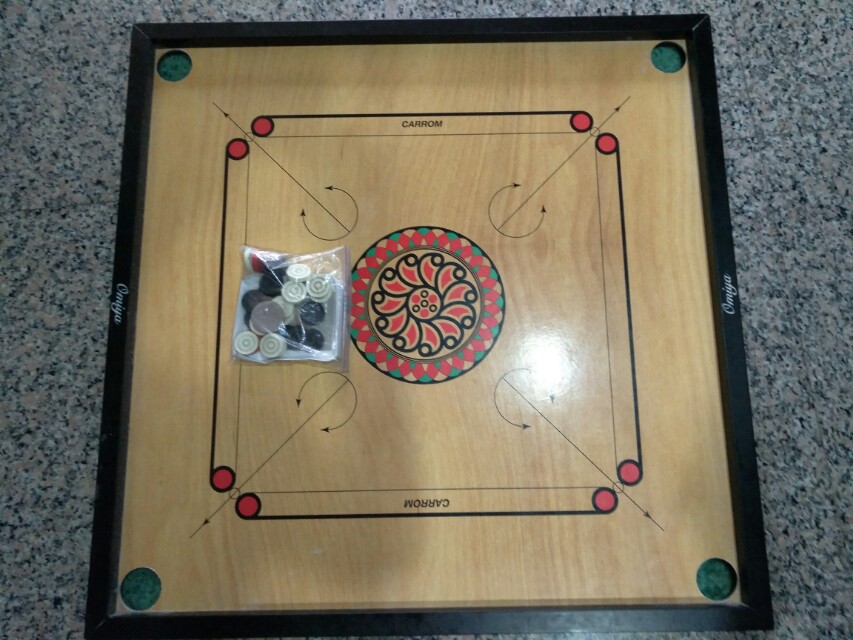 Carrom Board complete set, Hobbies & Toys, Toys & Games on Carousell