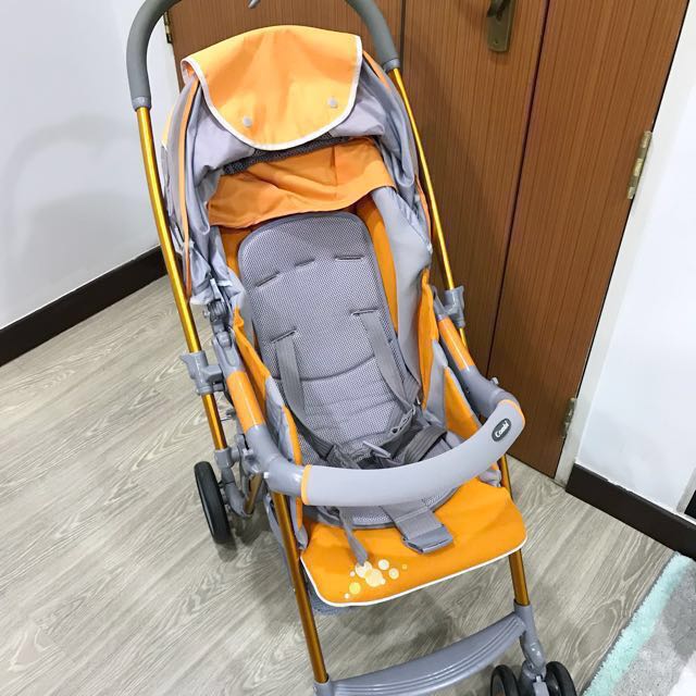 Combi Urban Walker Stroller / Pram, Babies & Kids, Strollers, Bags ...