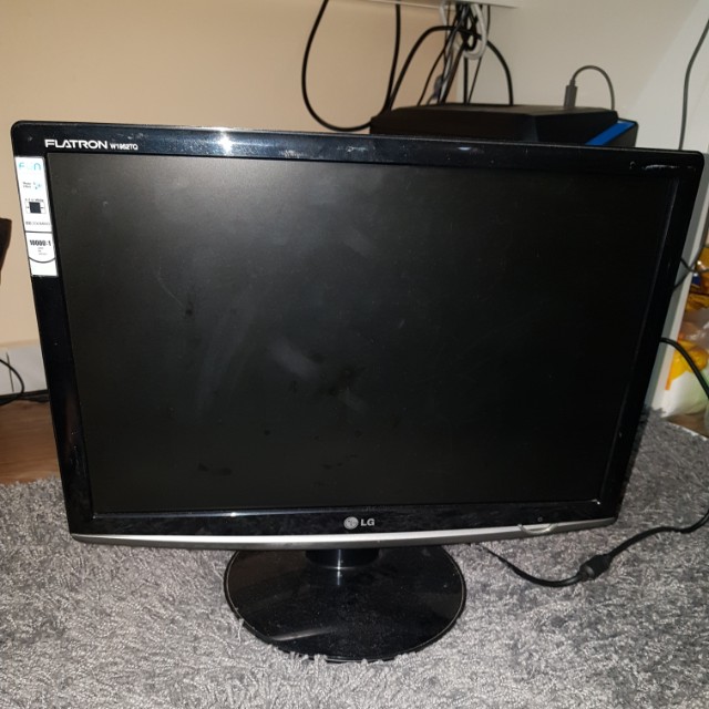 LG 19" monitor, Computers & Tech, Desktops on Carousell