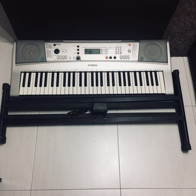 Yamaha Electric Keyboard PSR-E313, Hobbies & Toys, Music & Media ...