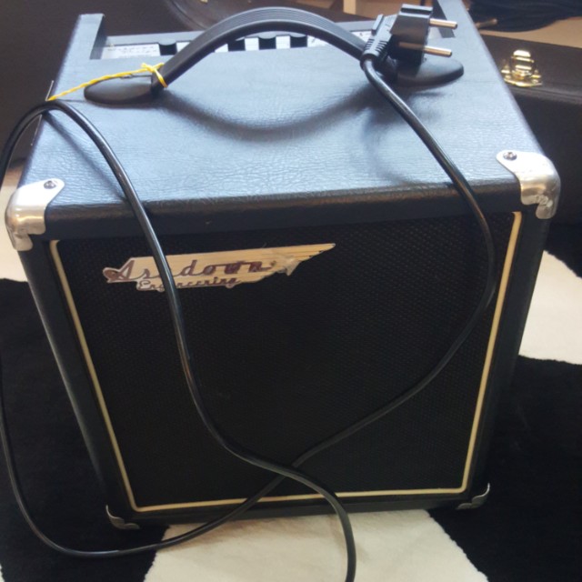 Ashdown After Eight 15W bass combo amp, Hobbies & Toys, Music & Media ...