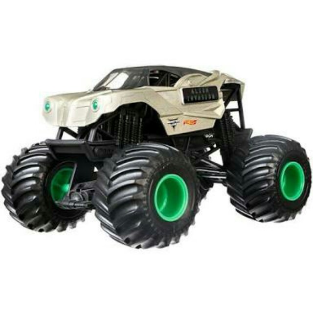Hot Wheels Monster Jam, Alien Invasion, Toys & Collectibles, Mainan di ...