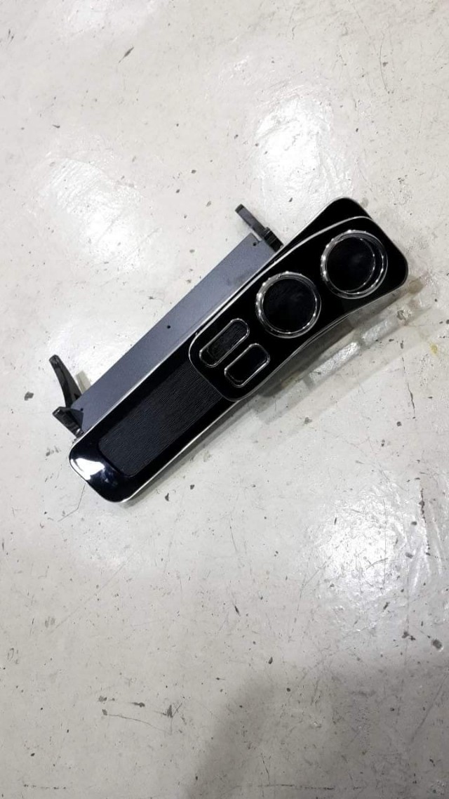 VIP table for hiace, Car Accessories on Carousell