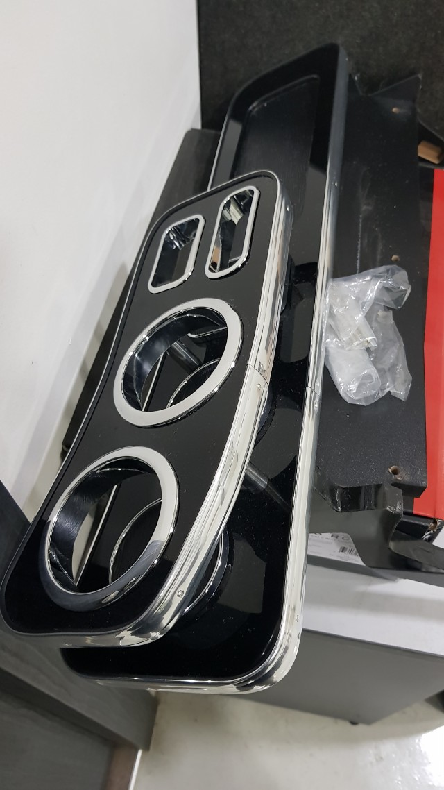 VIP table for hiace, Car Accessories on Carousell