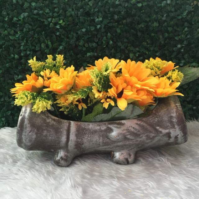 Big-sized Sunflower with tree trunk holder, Furniture & Home Living ...