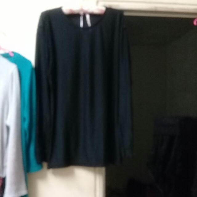 Black uniqlo inner, Women's Fashion, Muslimah Fashion, Tops on Carousell