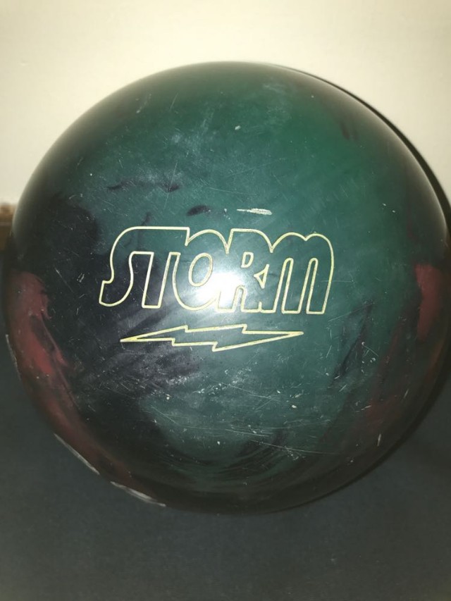 Storm Bowling Ball, Sports Equipment, Sports & Games, Billiards ...