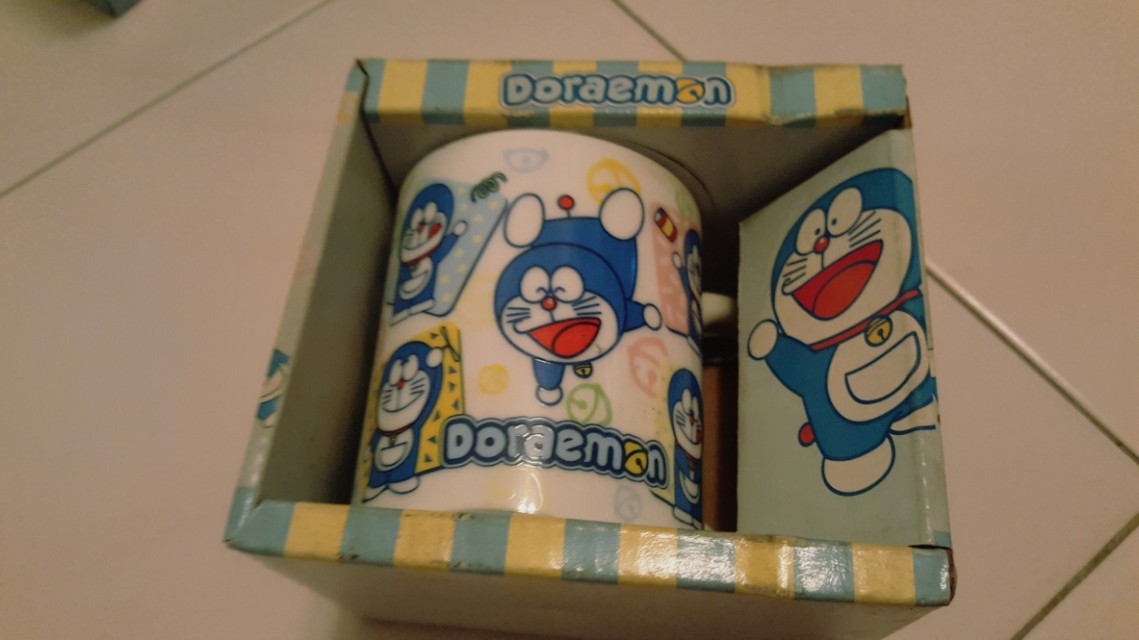 Doraemon Mug with lid - Design 2, Home Appliances on Carousell