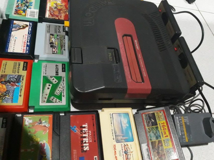 Twin Famicom (Complete Package), Video Gaming, Video Game Consoles ...
