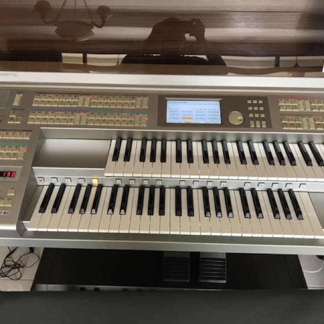 Yamaha Stagea ELS-01C, Hobbies & Toys, Music & Media, Musical Instruments on Carousell