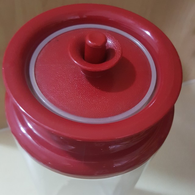 Tupperware Pasta Spaghetti container, TV & Home Appliances, Kitchen ...