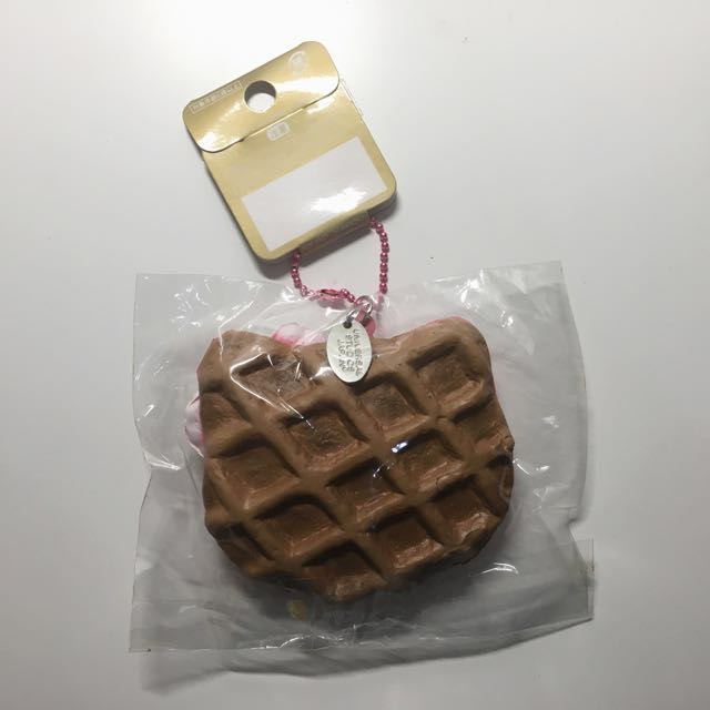 *RARE* Hello Kitty Universal Studios Waffle Squishy, Hobbies & Toys ...